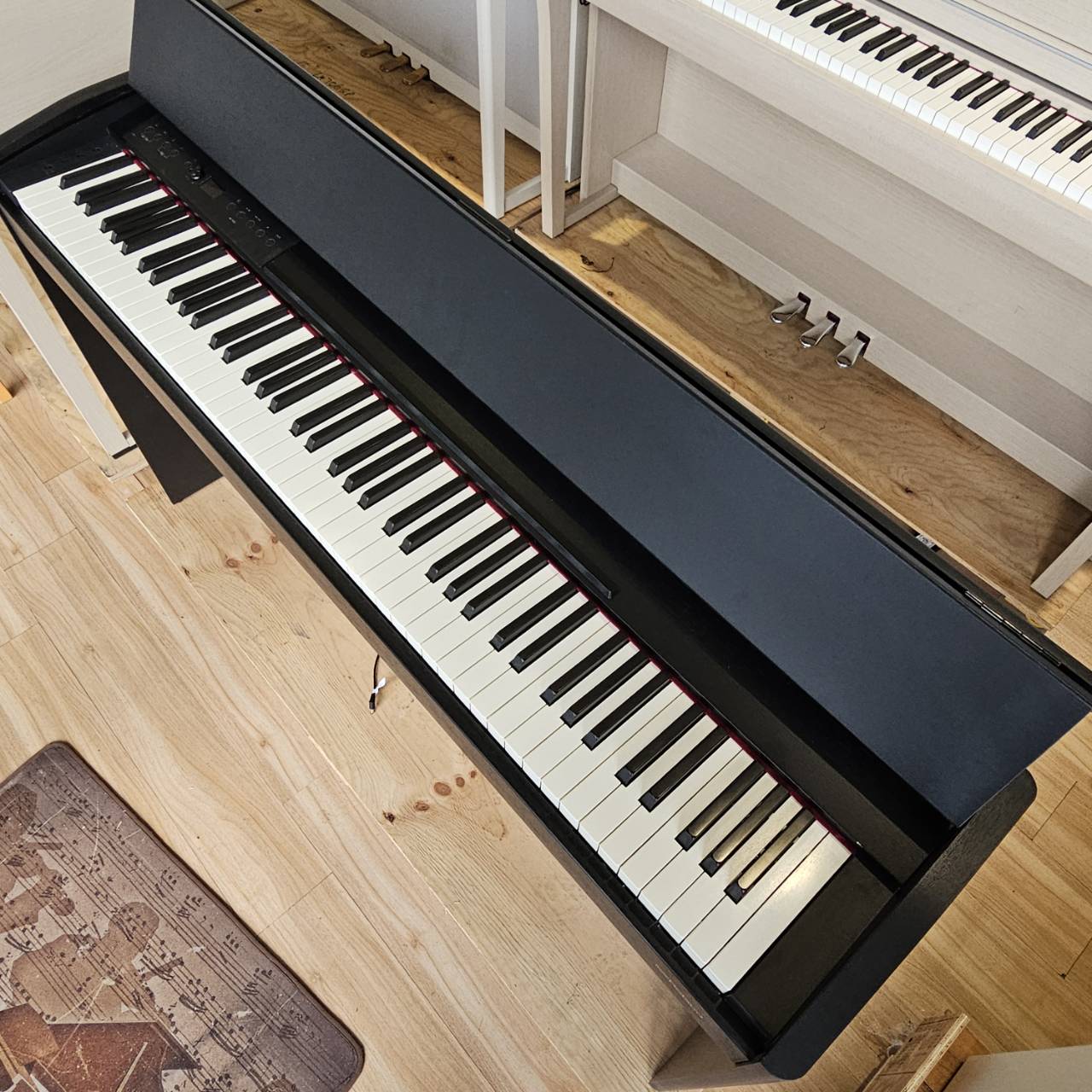 ROLAND F701 - Keylife二手電鋼琴專售旗艦館